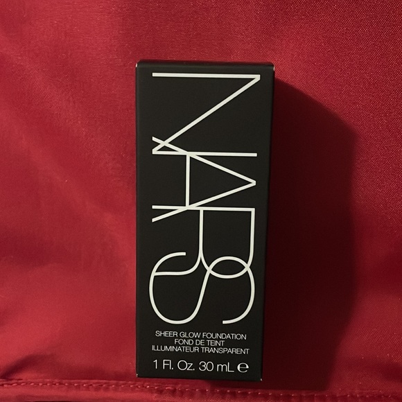 NARS | Makeup | Nars Sheer Glow Foundation Light 6 Guadeloupe New With Box | Poshmark